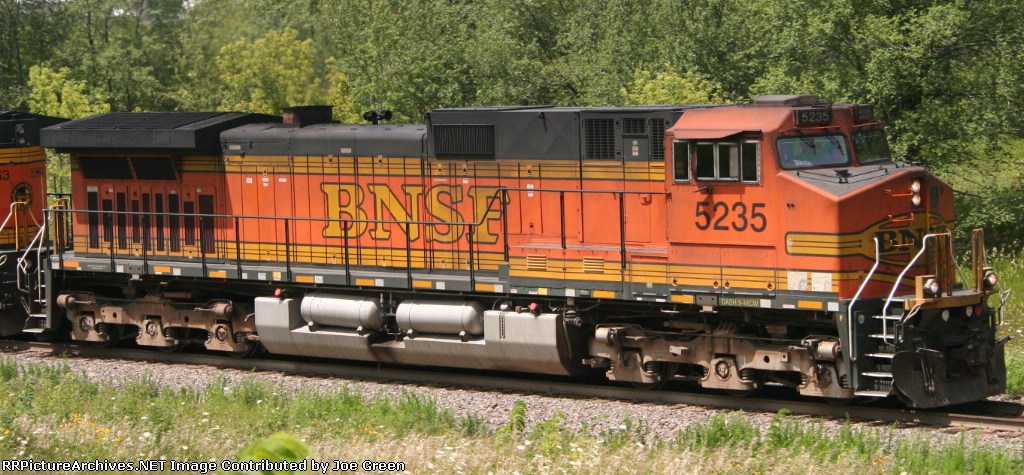 BNSF 5235